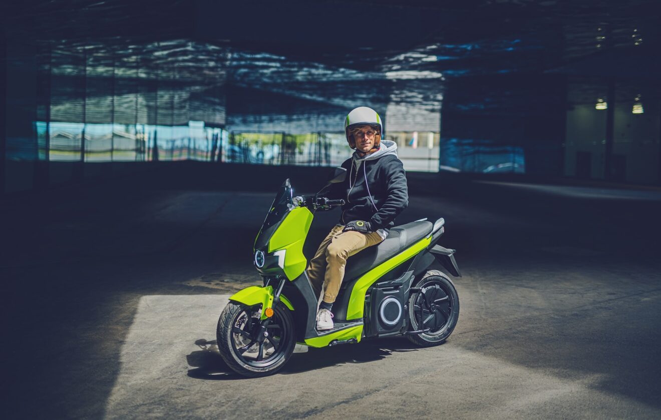 Miete Elektroroller, Elektromotorrad oder Elektroauto | ETRIX