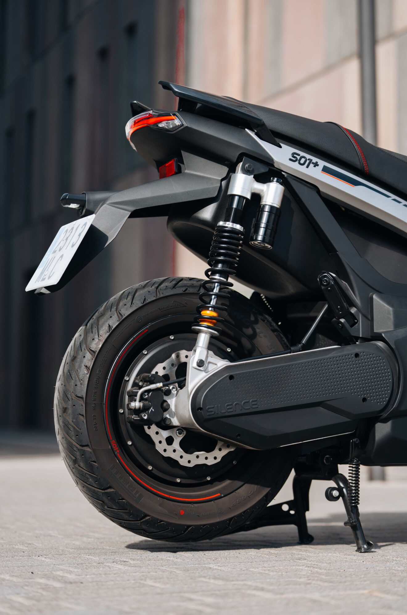 Silence S01 - Test winner 100km/h electric scooter Switzerland ETRIX